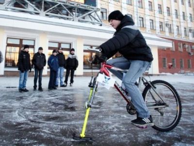 В Кирове изобрели велосипед, на котором катаются по льду | Наука и ...